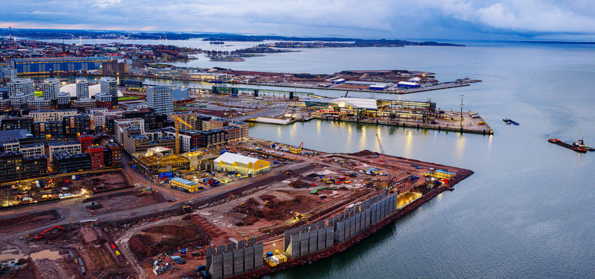 The West Harbour expansion requires working from the sea | Port of Helsinki